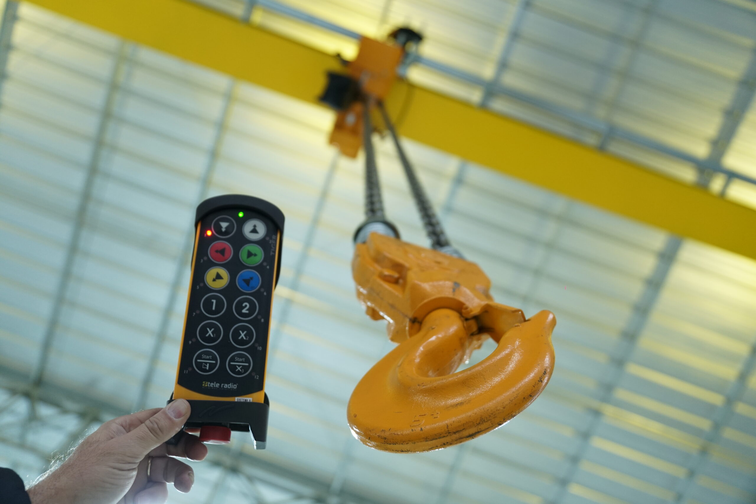 Control inalámbrico para grúas puente en tándem - Tele Radio