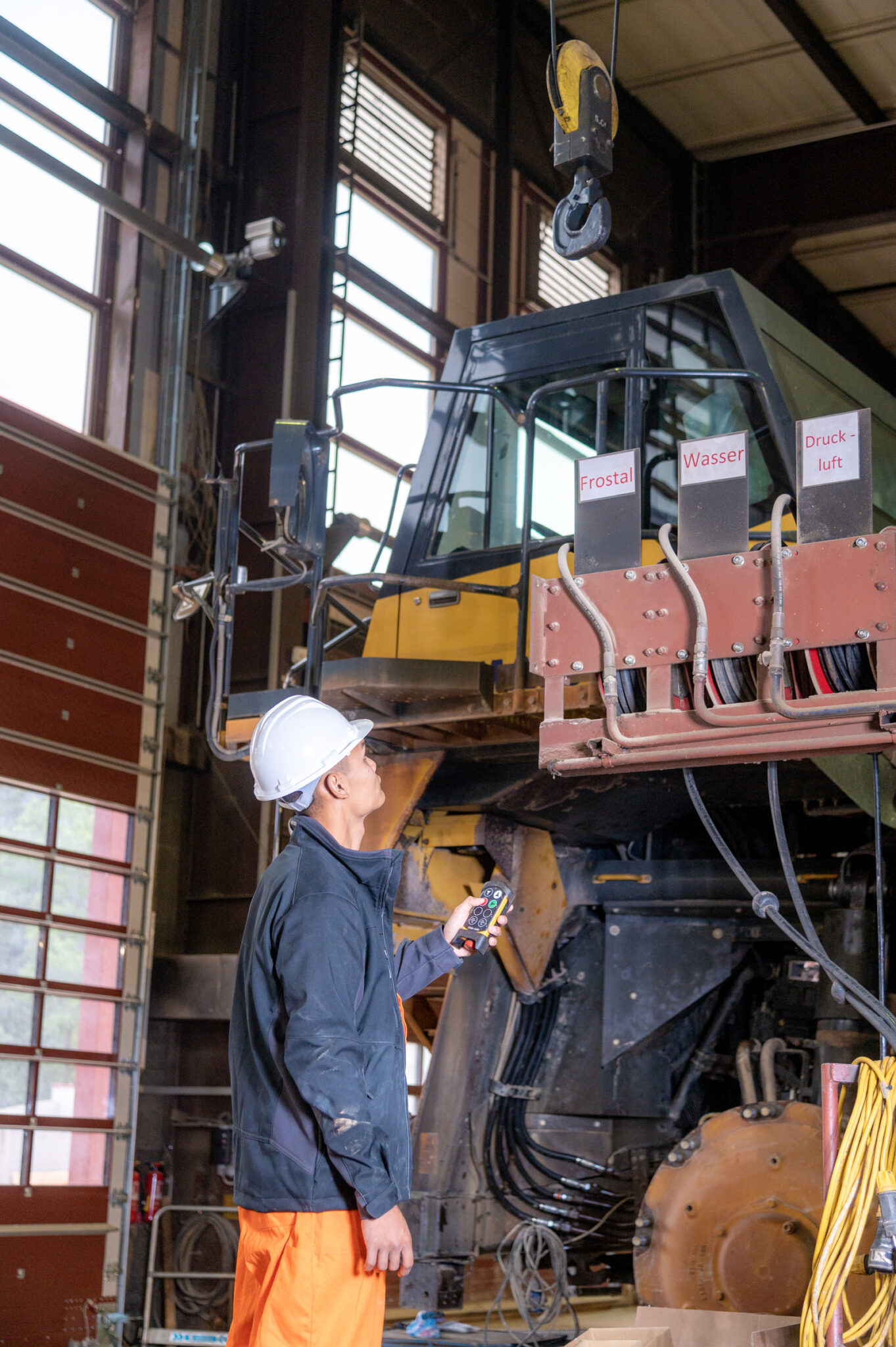 Wireless solutions for industrial and machines - Tele Radio