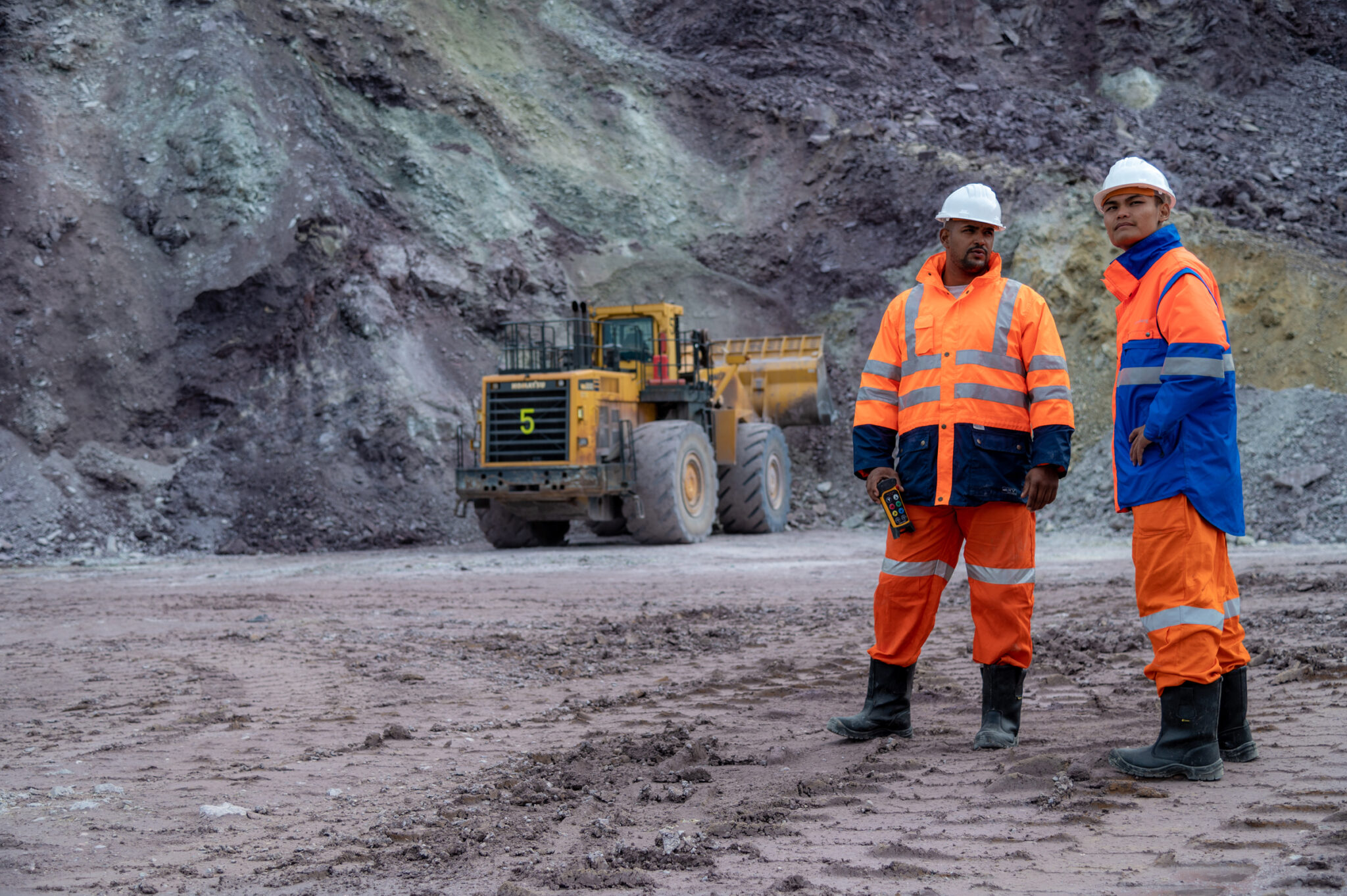 TELE RADIO OFFERS THE CUSTOMER A WIDE RANGE OF VARIOUS HAND ...