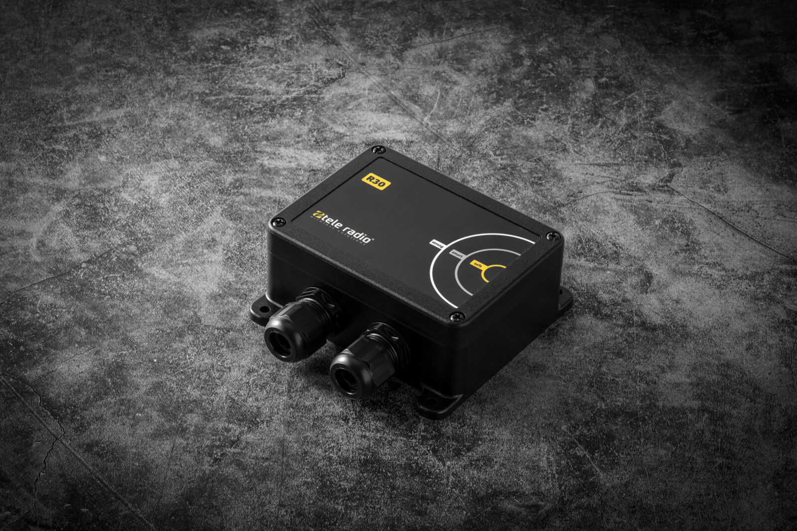 PAQ LINE HAND TRANSMITTERS | Tele Radio